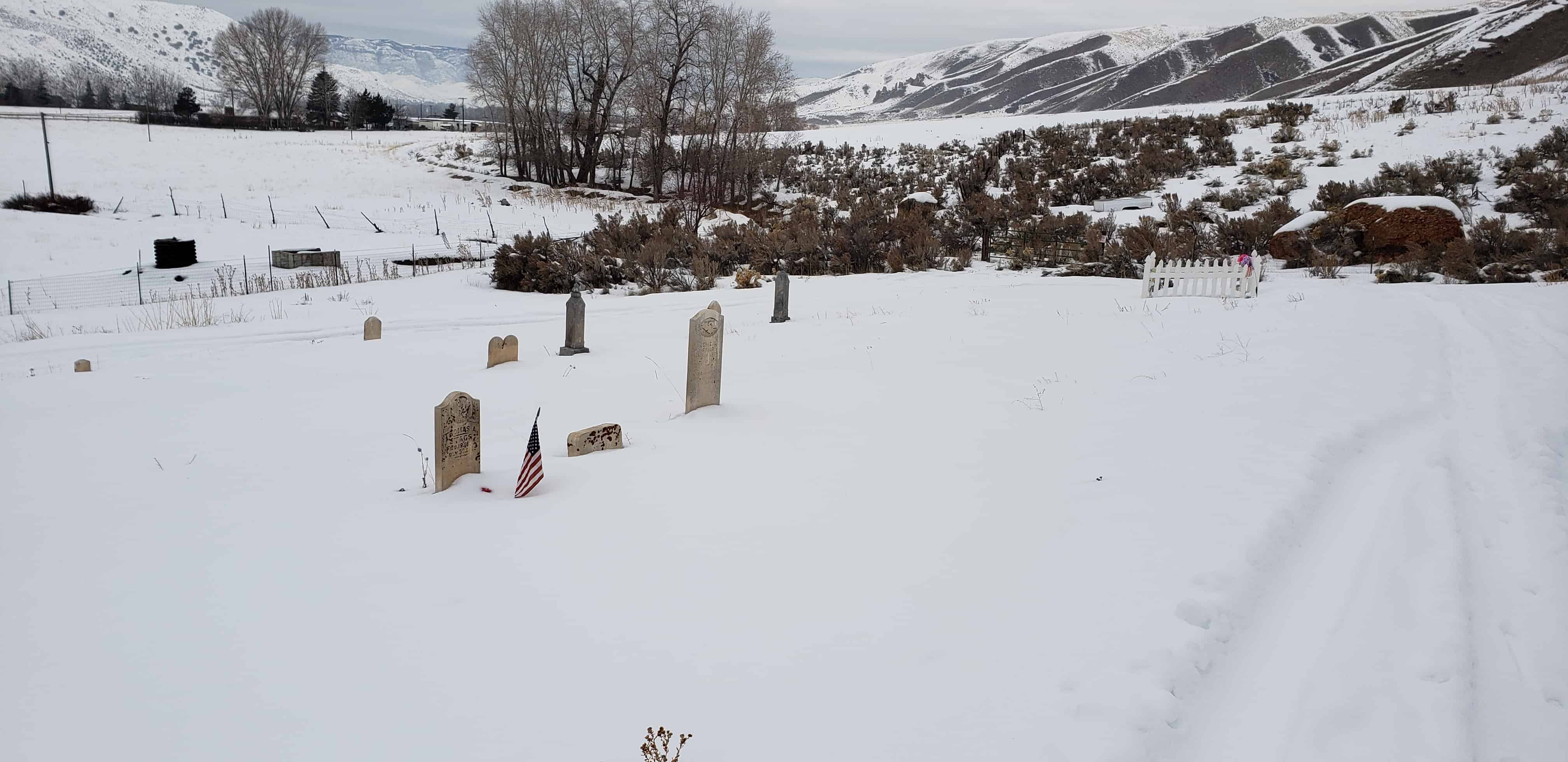 Echo Cemetery | JacobBarlow.com