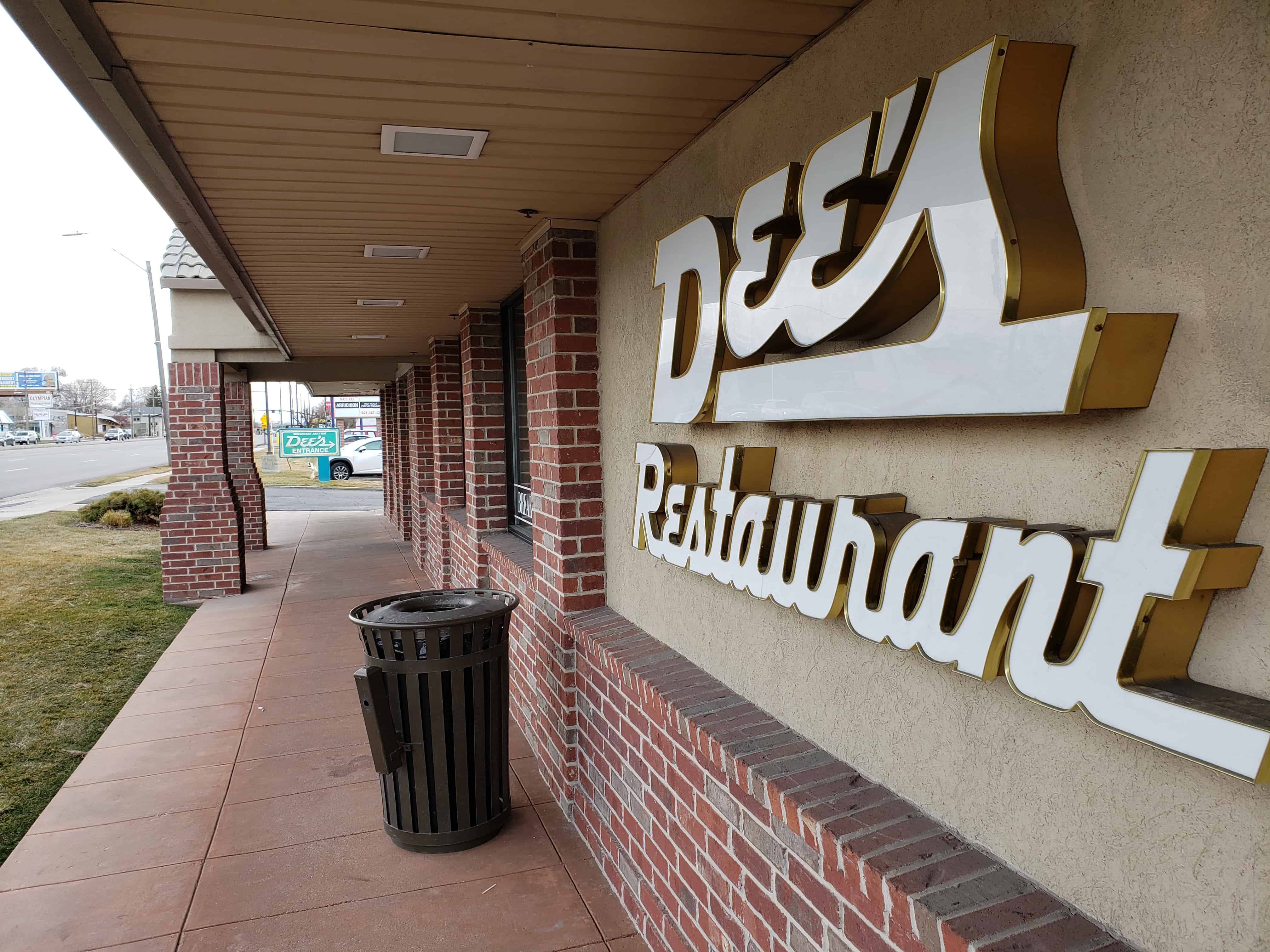 Dee’s Family Restaurant | JacobBarlow.com