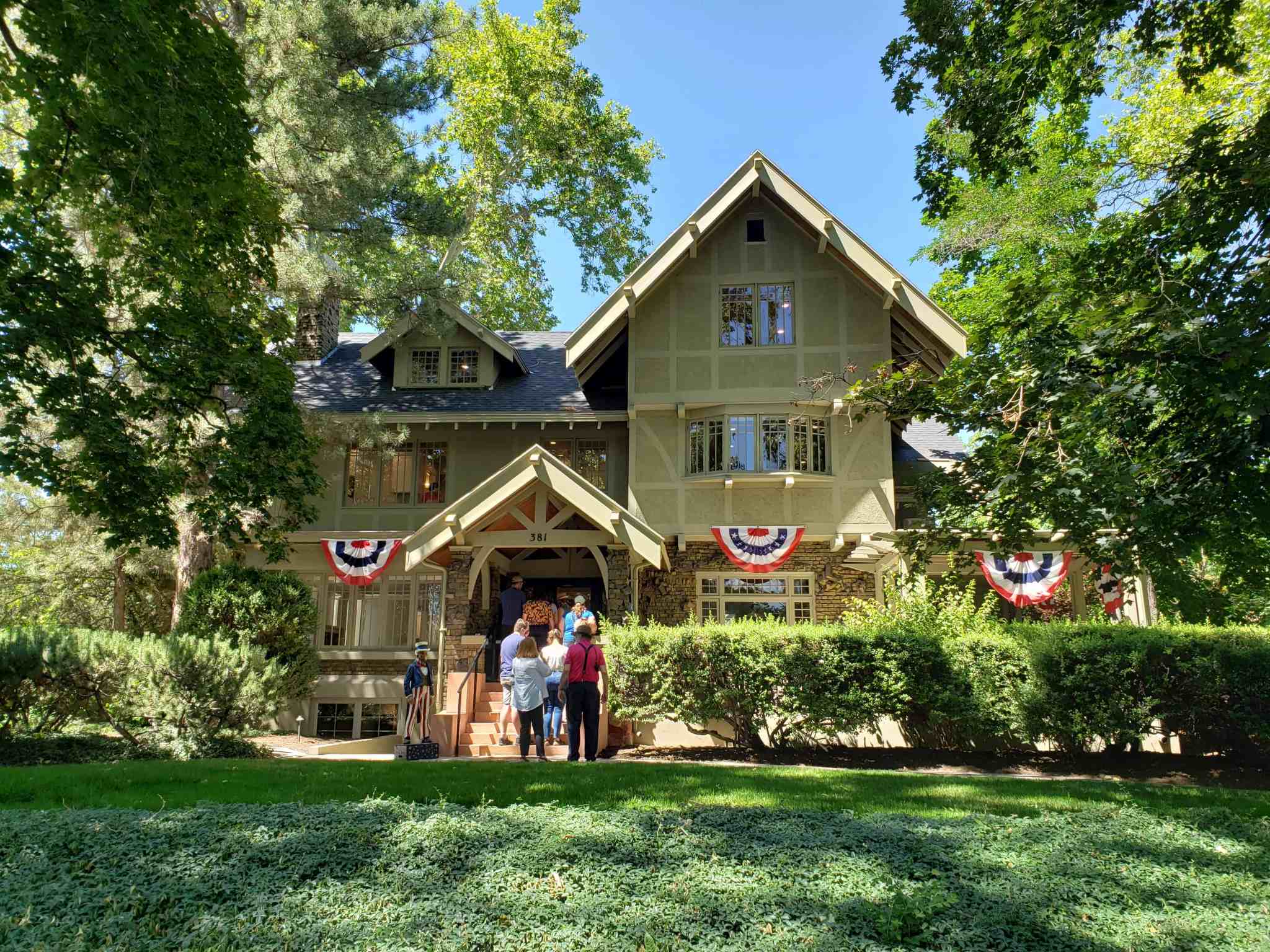 Knight-Mangum Mansion | JacobBarlow.com