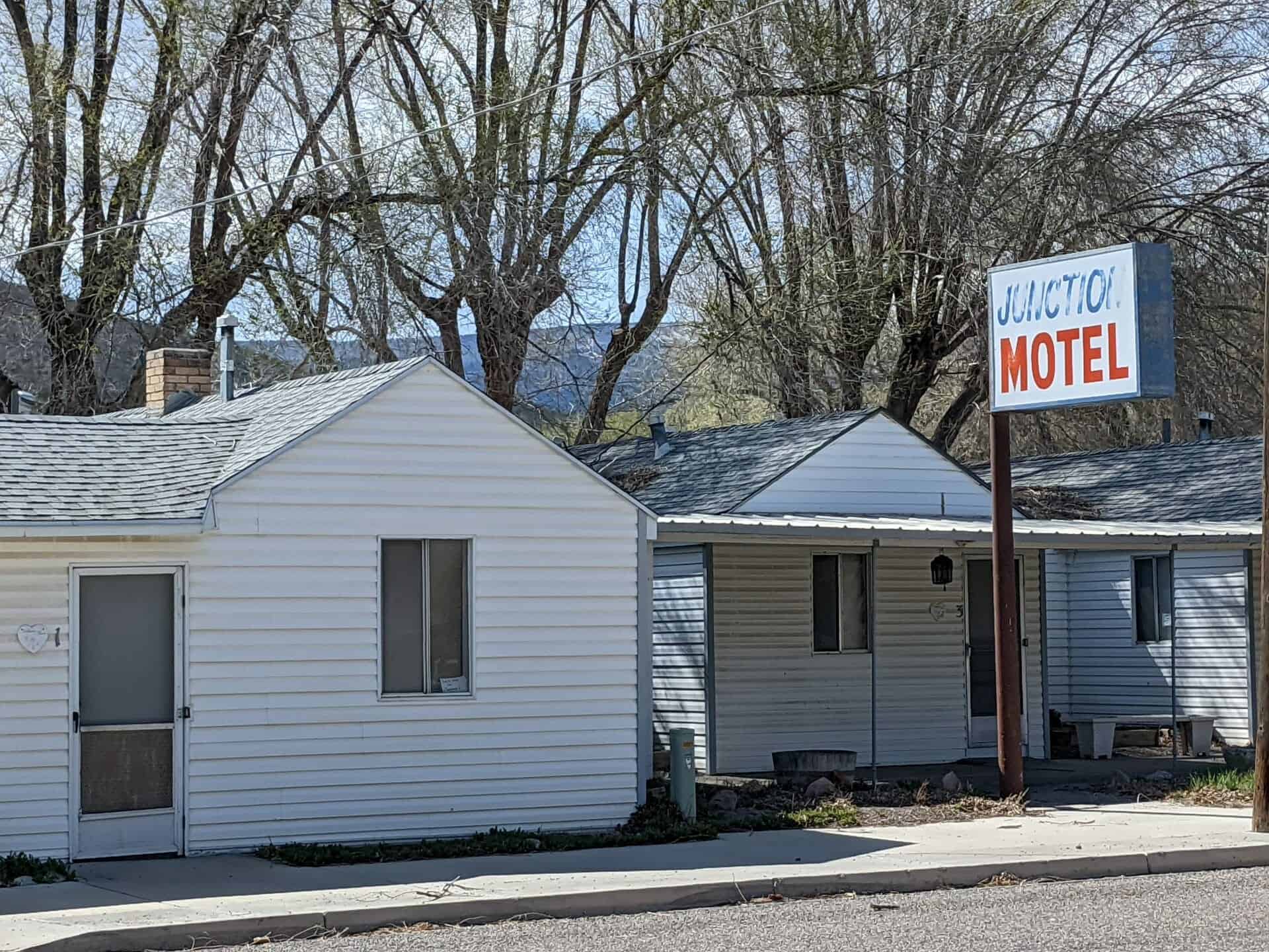 Junction Motel | JacobBarlow.com