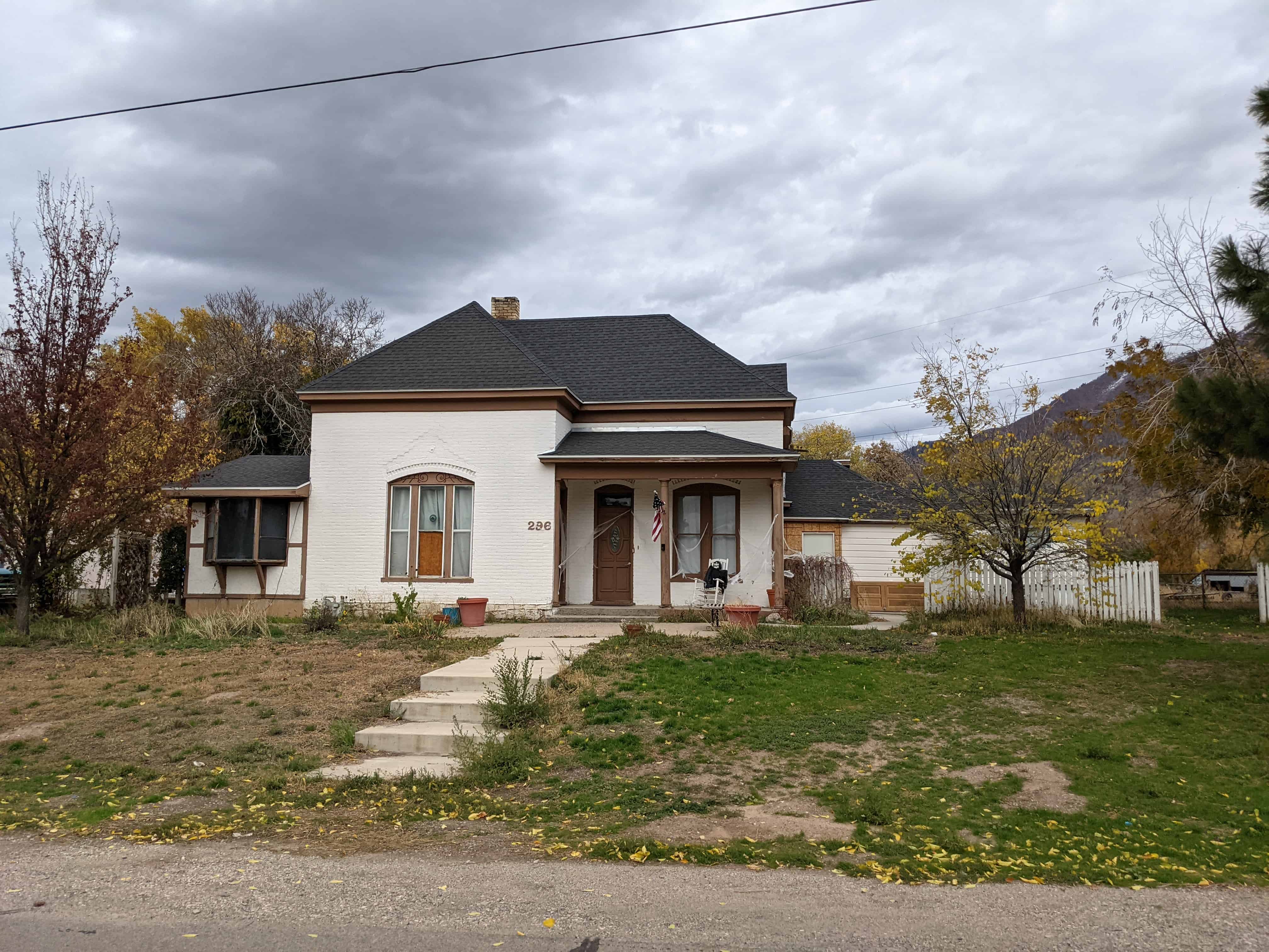 296 W 700 S | JacobBarlow.com