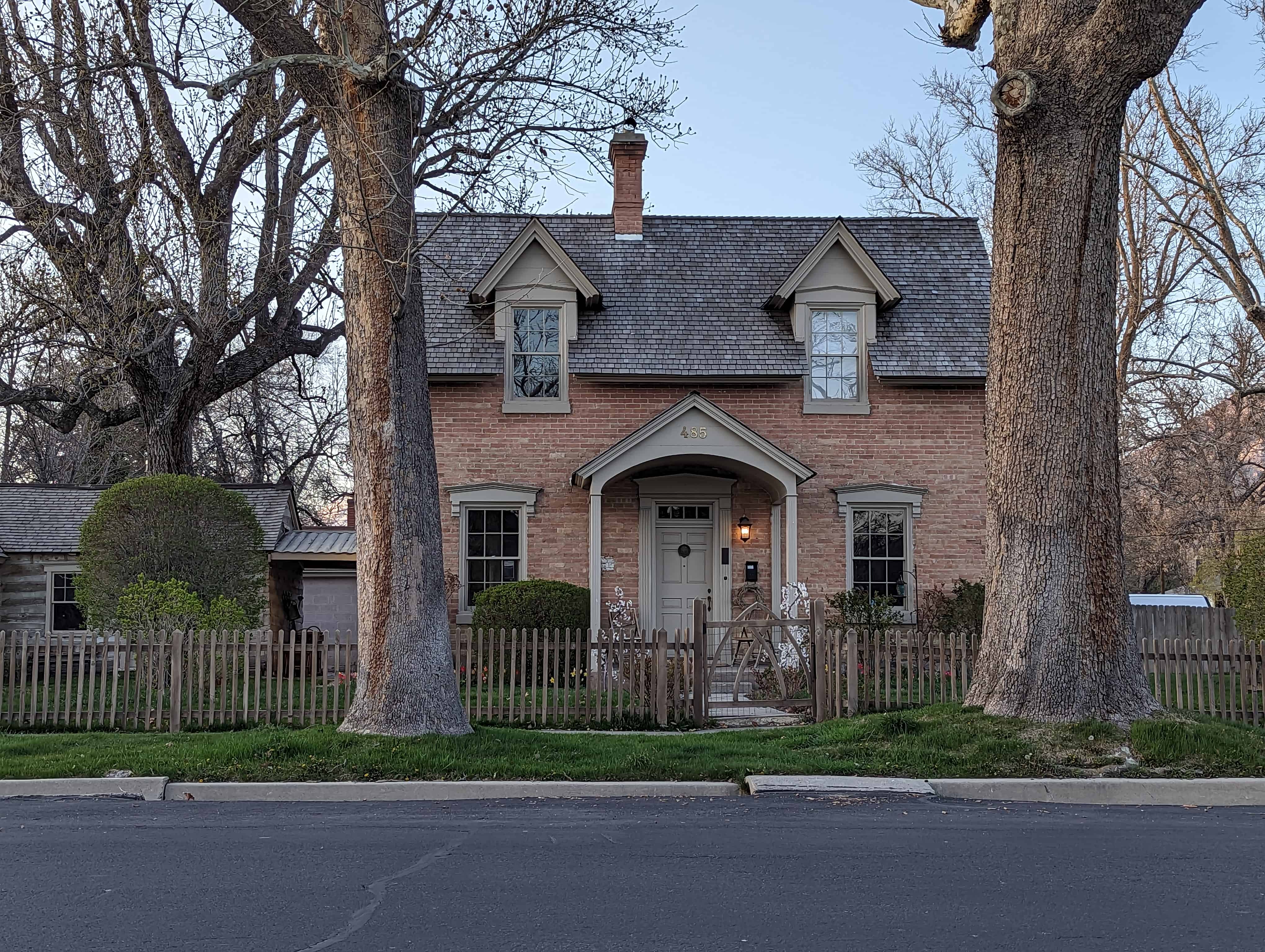 Neils Johnson / Ray Hansen House | JacobBarlow.com