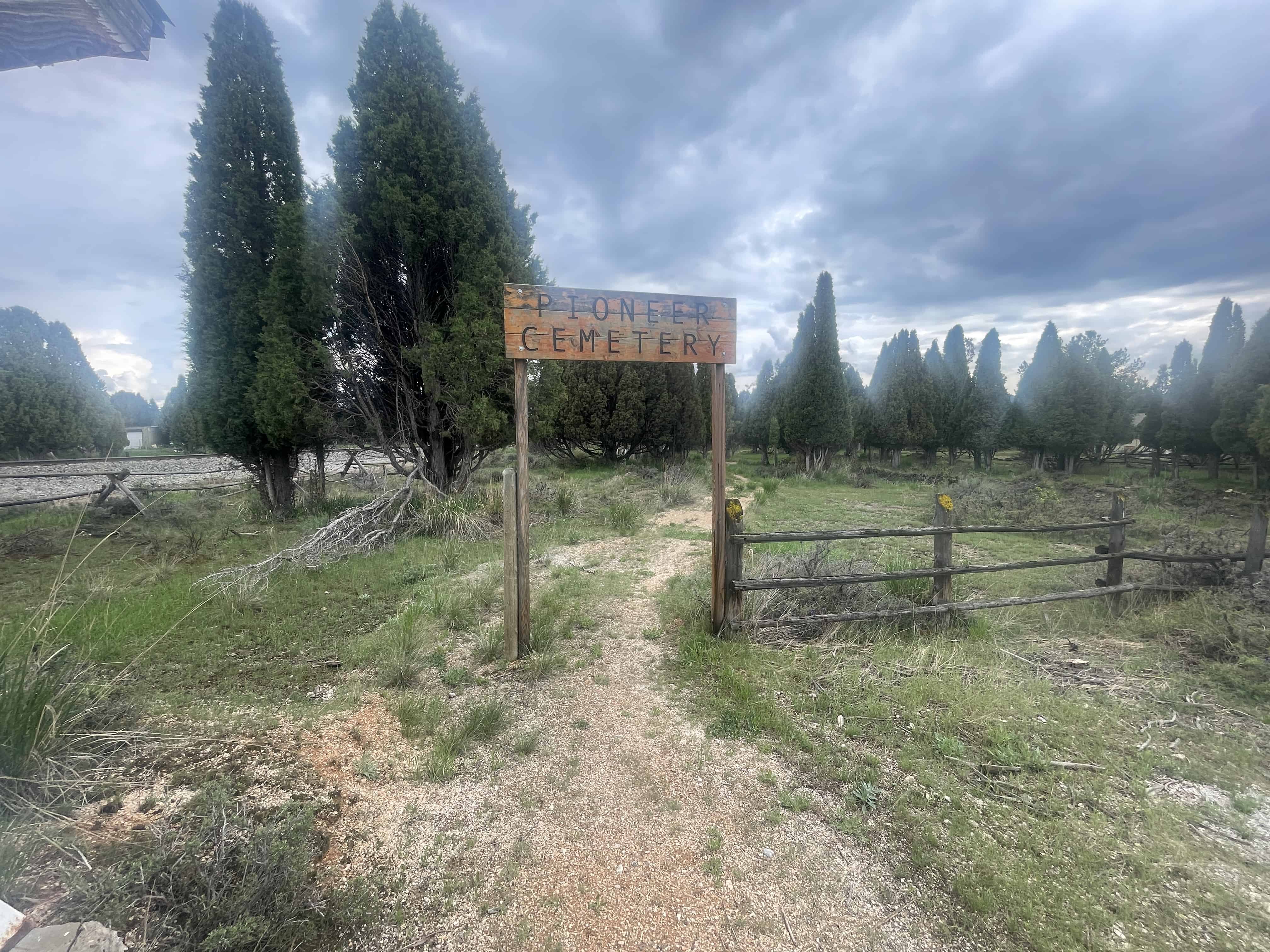 Pioneer Cedar Cemetery | JacobBarlow.com