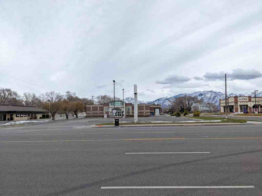 3381 S Redwood Rd | JacobBarlow.com