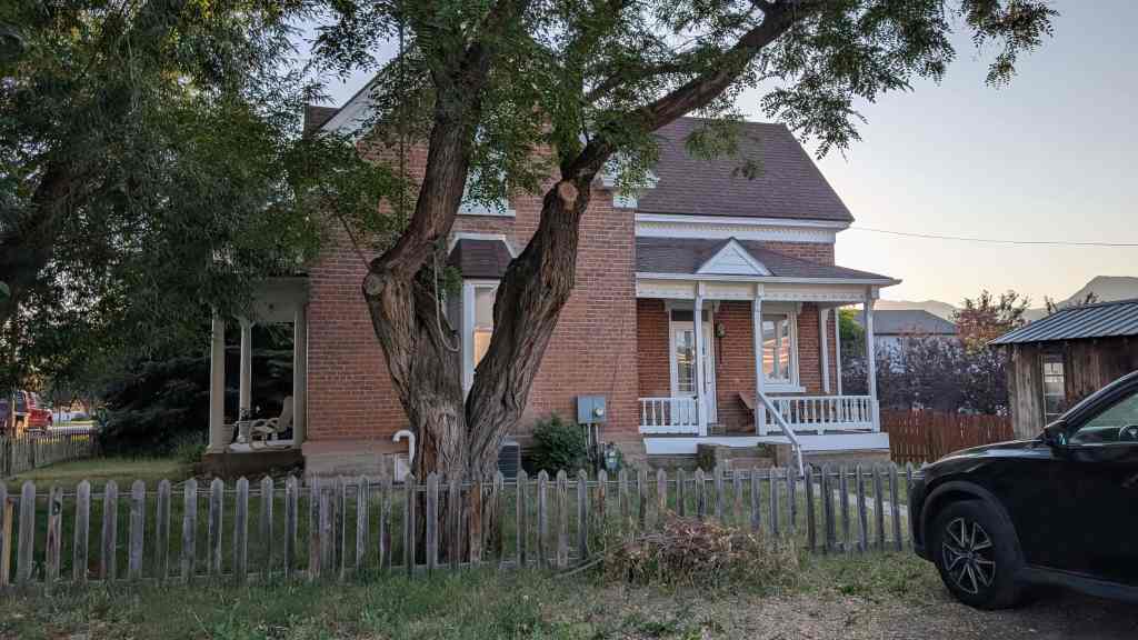 John Ephraim Moulton & Elizabeth Tonks Thacker Home | JacobBarlow.com
