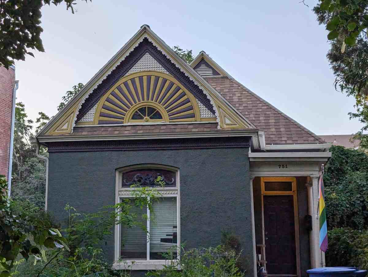 751 E 200 S | JacobBarlow.com